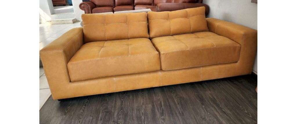 Etosha Corner – Inyathi Lounge